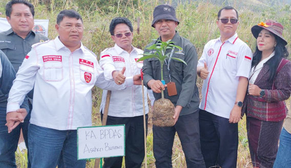Edison Manurung: Rawat dan Jaga Pohon yang Baru Ditanam